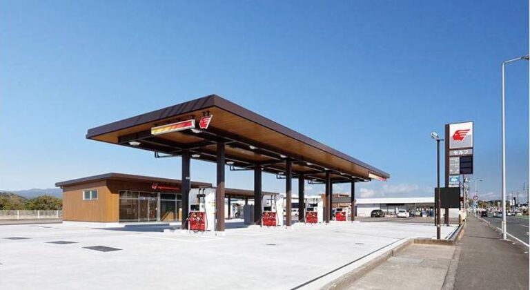 出光興産、国産木材使用CLT活用の環境配慮型サービスステーション新展開。高知・南国市に1号店（2022.11） - 株式会社グリーンプロダクション